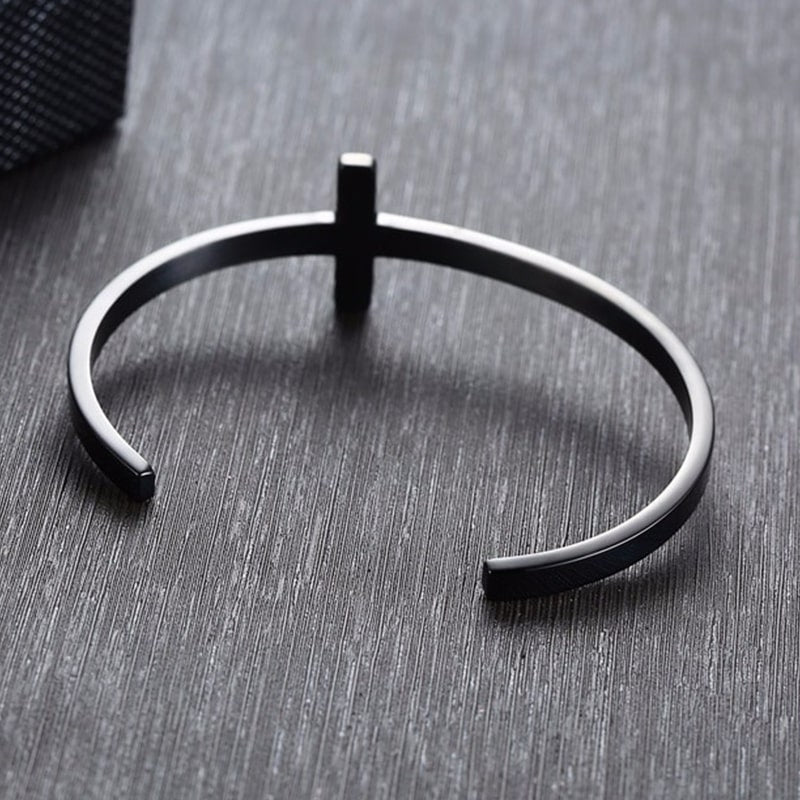 Musta risti rannekoru | Ristikorut